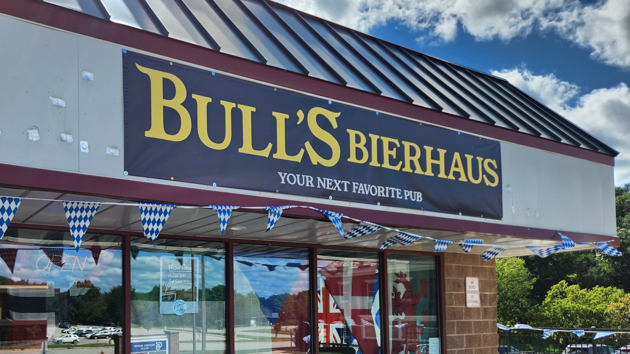 Welcome to Bull's Bierhaus!
